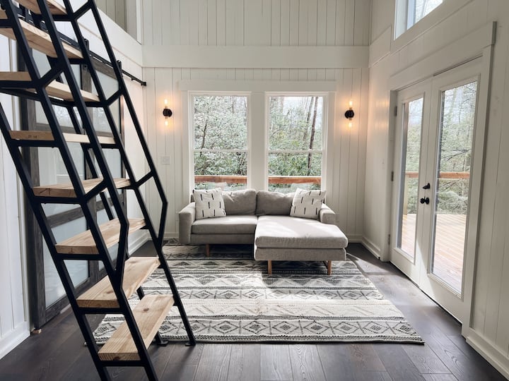 The Gauley River Treehouse - Summersville, WV