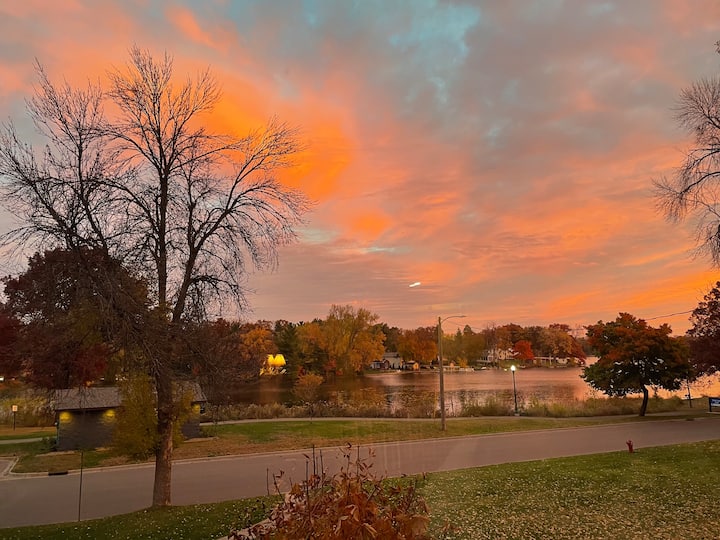 Minnesota’s Best: Lake + A 3 Bedroom Apartment! - White Bear Lake