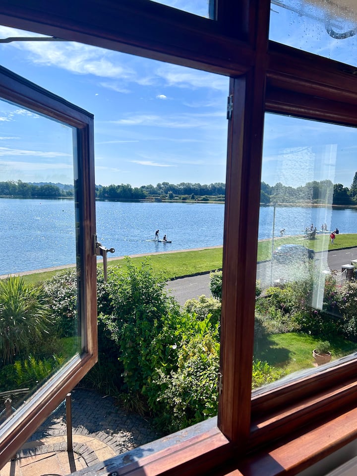 Your Lake Side Retreat Sleeps 10-12 - Corfe Castle