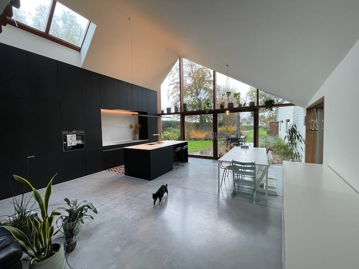 Mooie Gezinswoning Met Grote Tuin En Hottub - Brügge