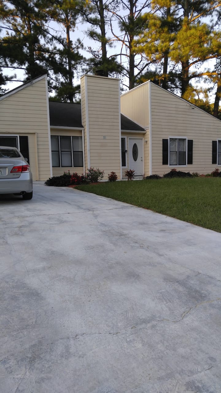 Hway 75 And 285 Shopping Center Malls Restaurants - Kennesaw, GA