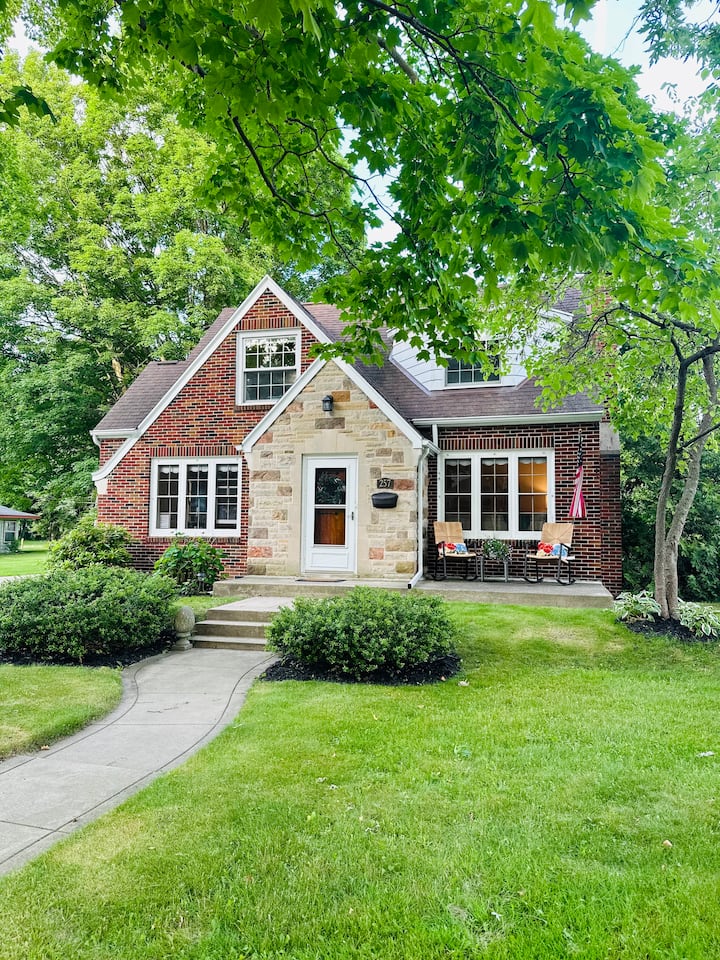 Brickstone Cottage-you'll Fall In Love! - South Haven, MI
