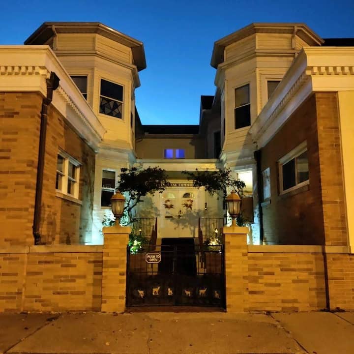 Large Elegant Downtown Mansion - Sandusky, OH