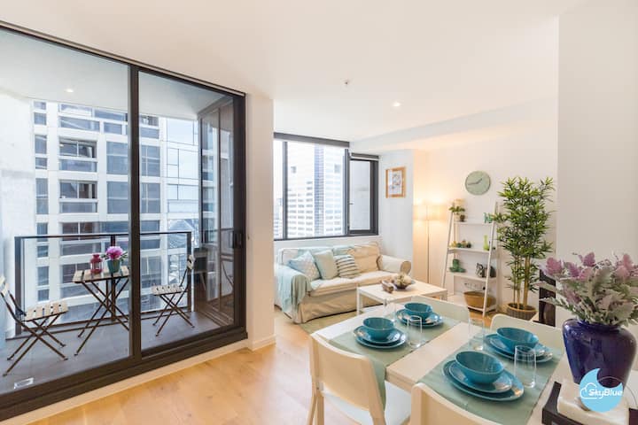 Skyview/balcony/freetram/heated Pool/gym/(mhto05a) - Williamstown