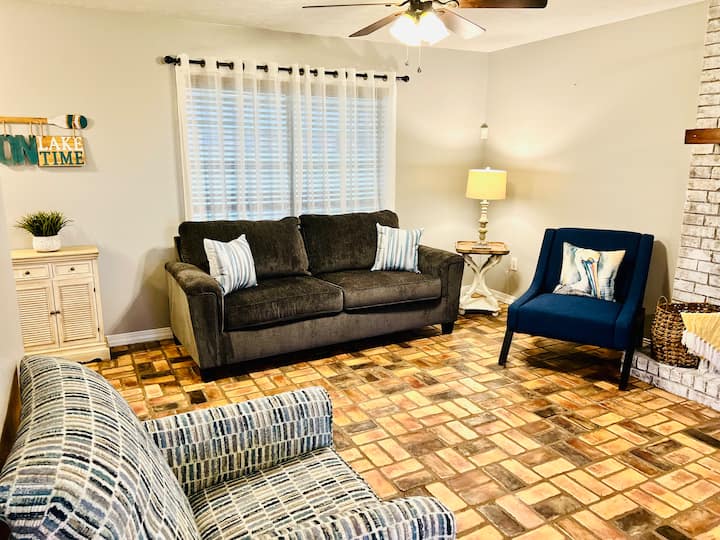 Lakefront 3bd 2.5b Patio & Dock - Natchitoches, LA