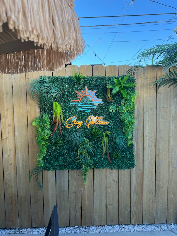 Long Beach Oasis • Parking • Patio • Ez Checkout - Carson, CA