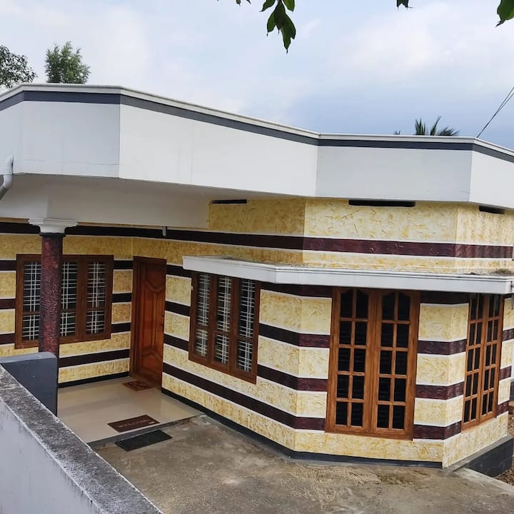 Sonish Homestay - 3 Bedroom Property For 30 People - Marayoor