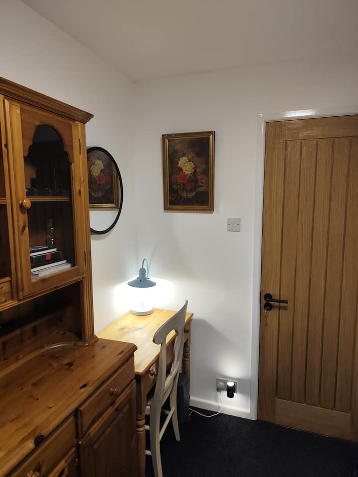Cosy Double Bedroom In A Central Location - Boscombe