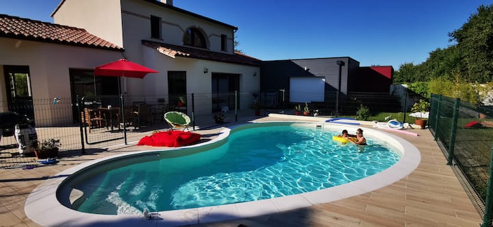 Location Maison De Vacances 182 M² Avec Piscine - Clisson