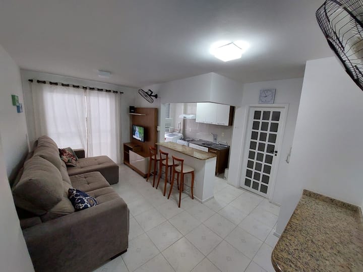 Apartamento Quadra Mar,
50 Metros. - Balneário Camboriú