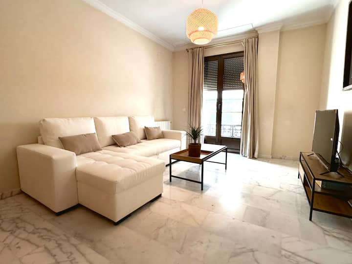Apartamento En Pleno Centro Con Aparcamiento - Cordova