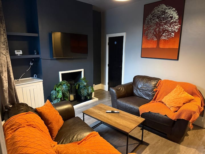 House In Gloucester. 3 Bedrooms. - Gloucester, UK