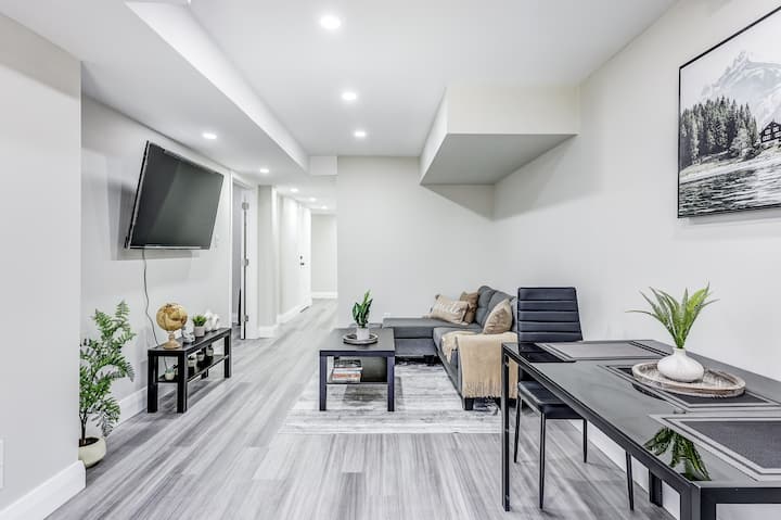 Modern Luxury Basement Suite In Ajax - Pickering