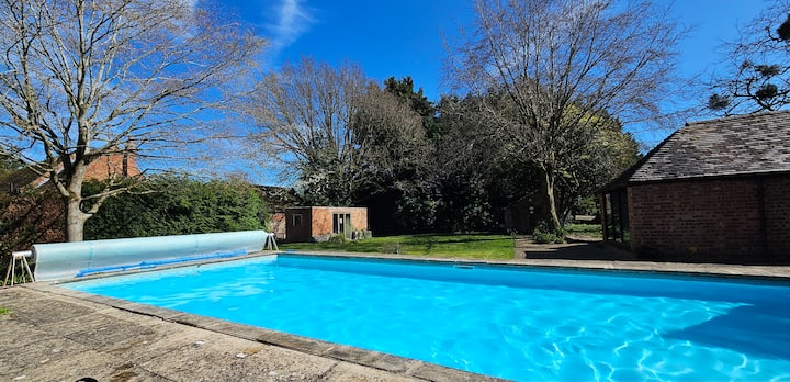 Barn - Heated Swimming Pool, Hot Tub & Log Burner - Tewkesbury