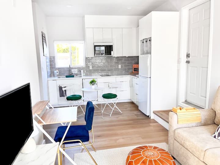Tiny Home-styled Guest Suite 1br/1ba, Kitchen, W/d - San Jose, CA