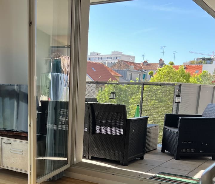 Terrasse, Parking, Métro L13 / Lumière Parisienne - Paris