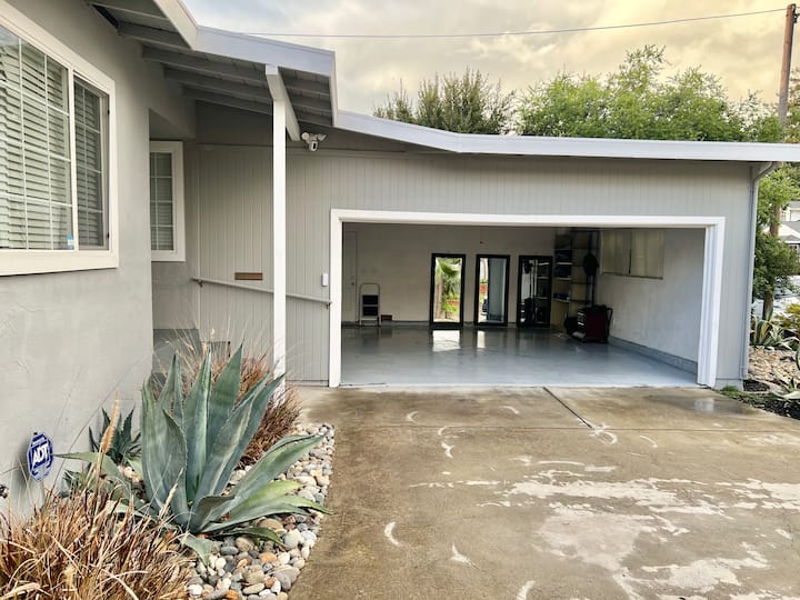 Cozy Home W/ Private Backyard - American Canyon, CA
