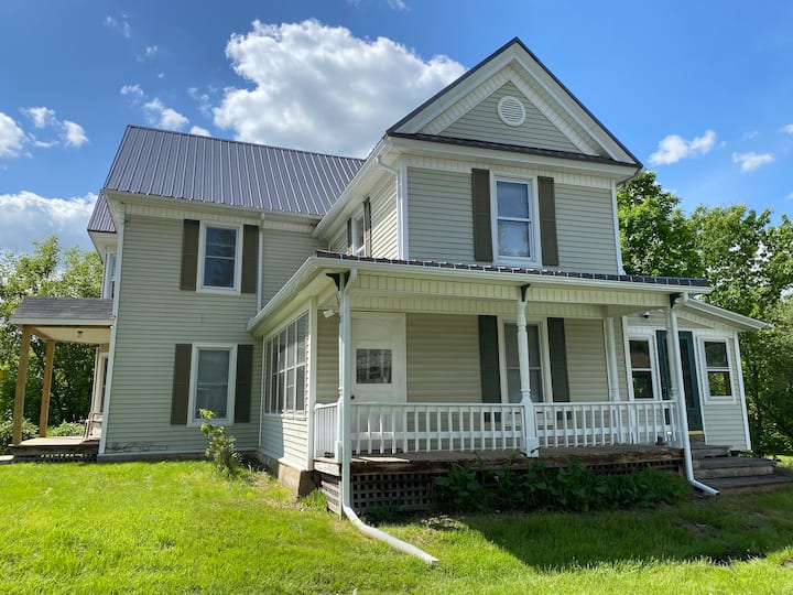 Spacious, Family-friendly 6br Home, Near Jay Peak - Jay, VT
