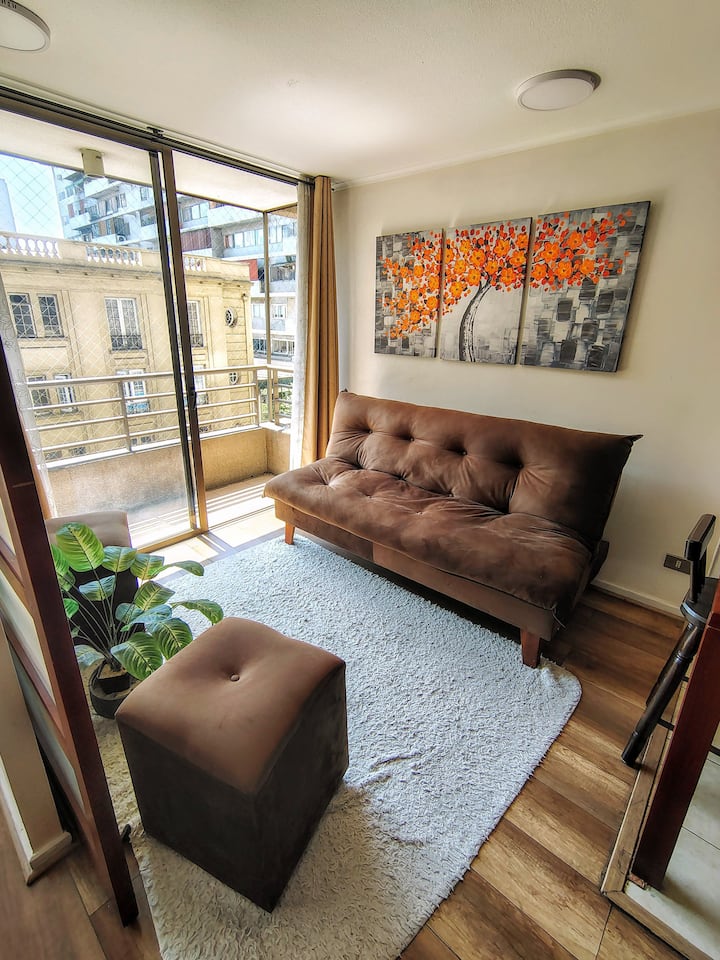 Bellas Artes 4, Pasos Del Metro Y Barrio Lastarria - Santiago, Chile