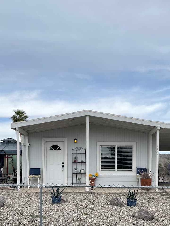 Delightful Bungalow With Spa Waiting For You! - Laughlin, NV