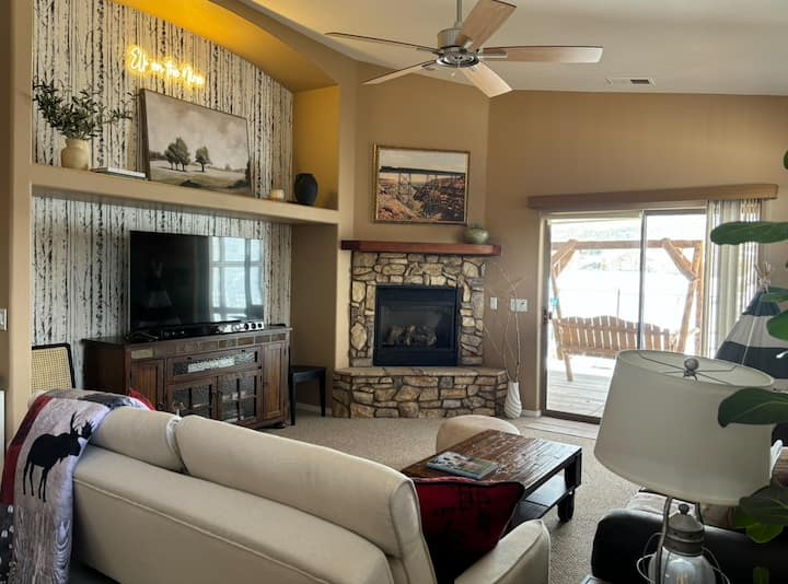 Retreat With Golf Course View Near Grand Canyon - Williams, AZ