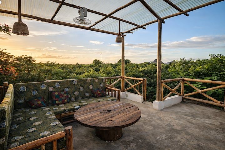 Near Beach Rooftop + Sunset Views - Cozy Bungalows - Tanzania