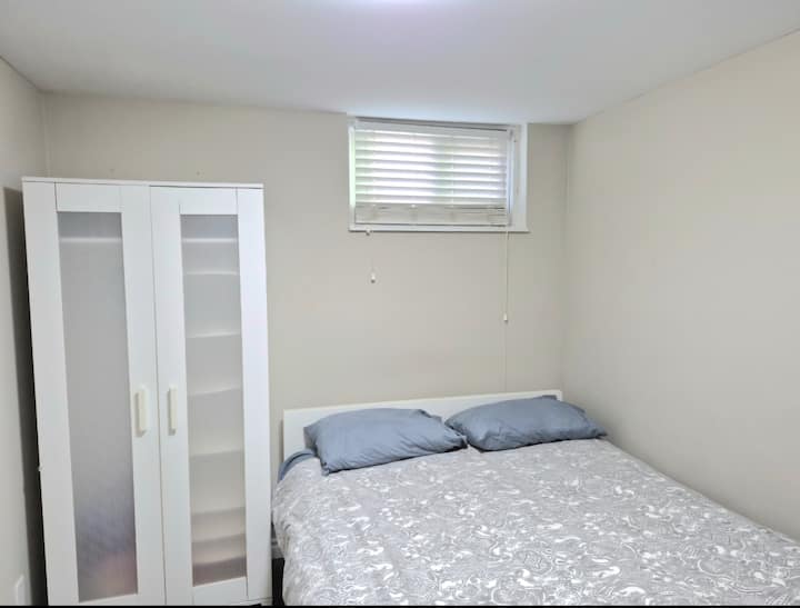 Private Room In Clarkson 3 - Oakville