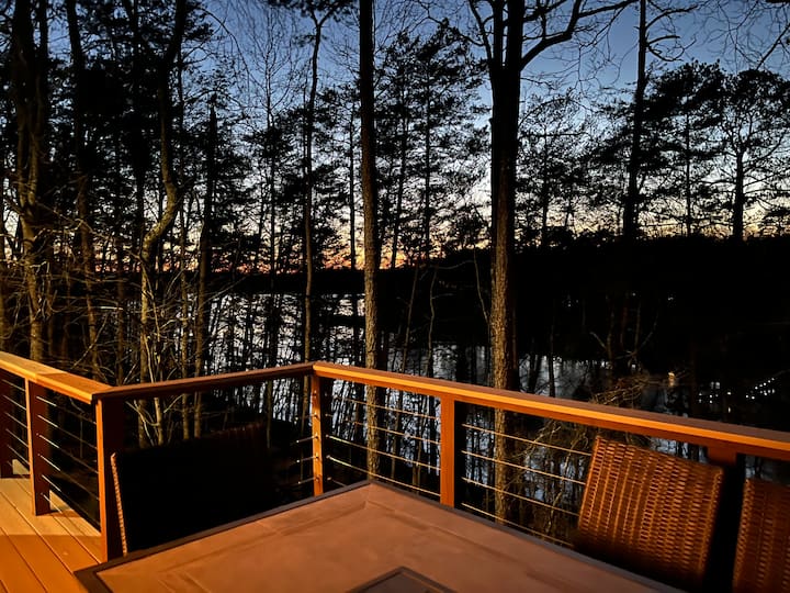 Modern Pet Friendly Waterfront Home W/dock - Gainesville, GA