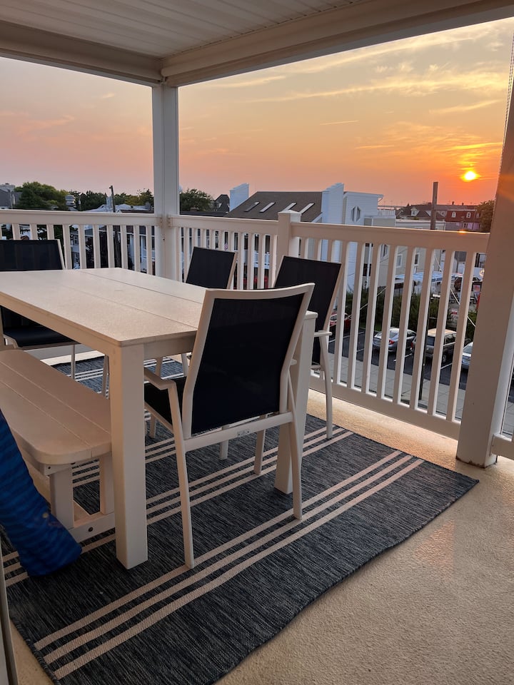 Cozy & Quiet - Walk To Beach~new Beds! - Ocean City, NJ