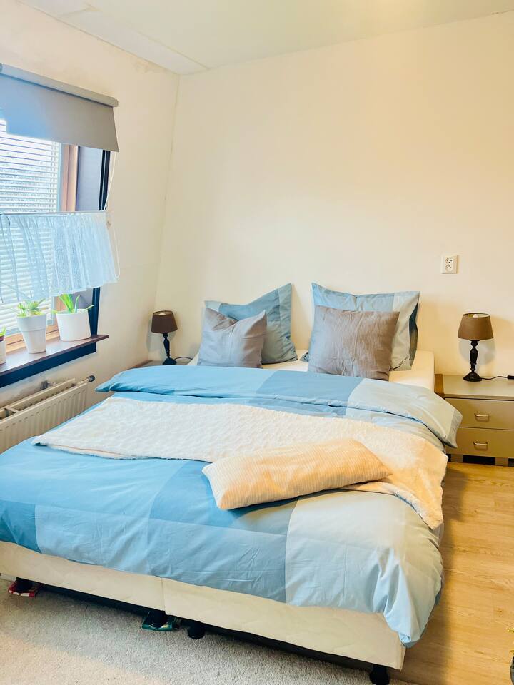 Quiet Room, Direct Train To Amsterdam Every 15 Min - Lelystad