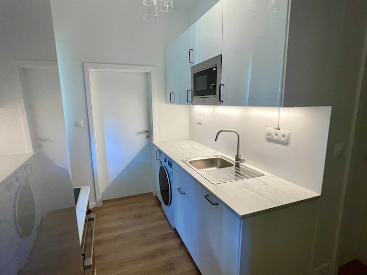 Lovely 2 Bedroom Near City Center Bratislava - Bratislava