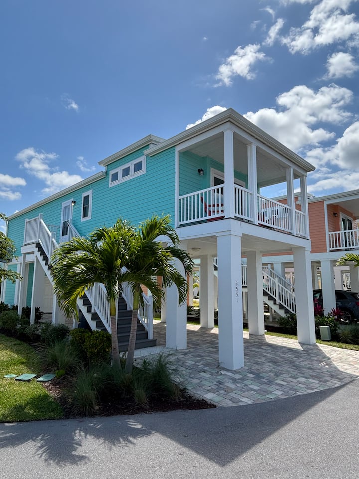 Inviting Waterfront Home With A Premium View - Jensen Beach, FL