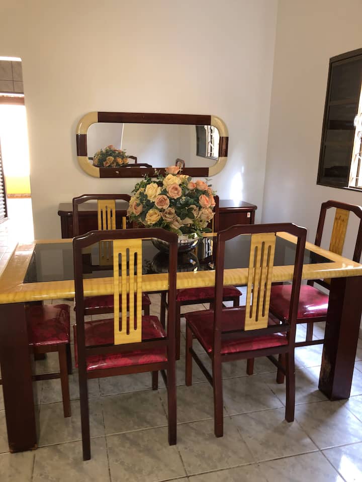 Casa Confortável No Santa Mônica Com Ar - Uberlândia