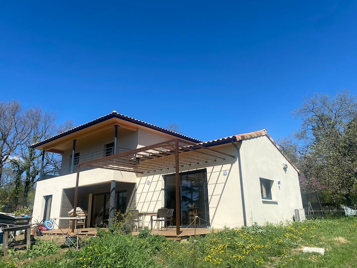 Belle Maison, Moderne Et Spacieuse Avec Jacuzzi. - Drôme