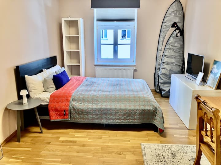 Room In Charming Design Apartment - Munich