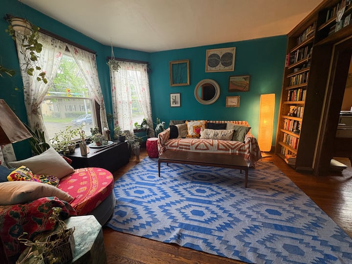 Bright + Eclectic Fall Creek 2br - Ithaca, NY