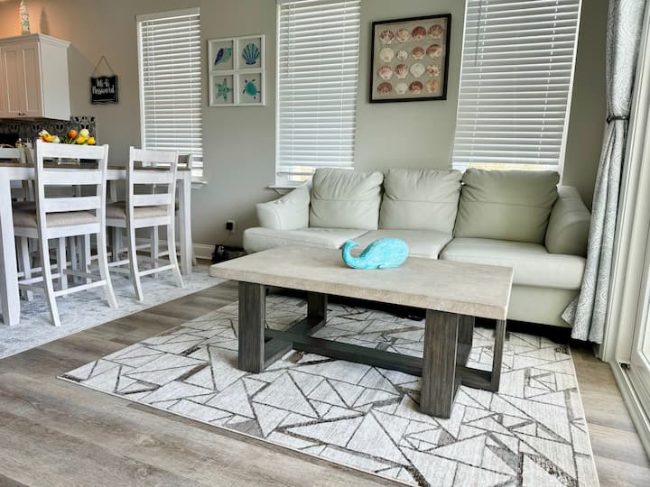 1 Block To Beach-sea View 6 Bed 3 Bedrooms/garage - Myrtle Beach, SC