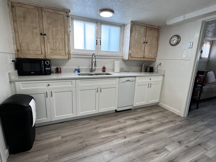 Y Mountain View Basement Apartment Downtown 2rooms - Provo, UT