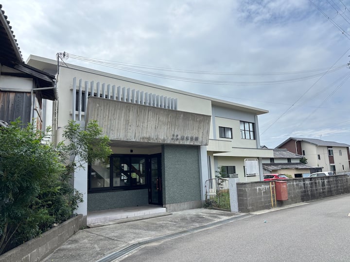 和歌山県有田市きいみやはら駅から徒歩2分の立地
駐車スペースも有り - 아리다시
