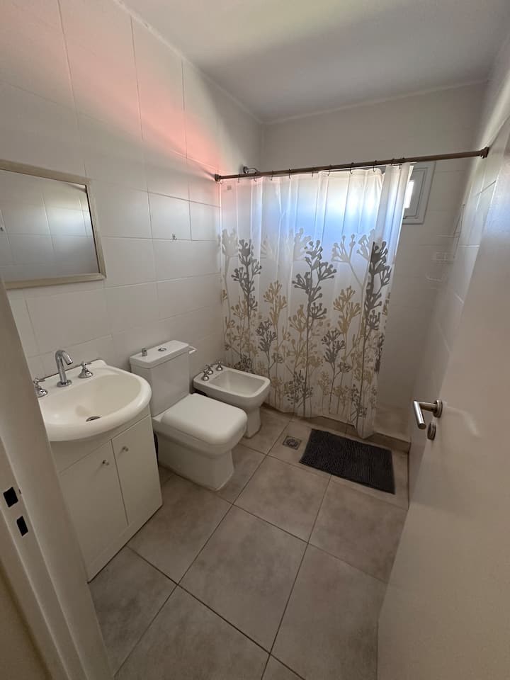 Depto. En Barrio Residencial - Centenario