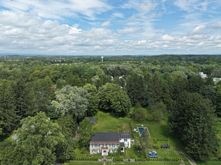 Historic 5br Estate + Pool Near Downtown Hudson - Hudson, NY
