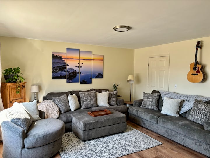 The Nooski Nook • 3br Cozy Vermont Getaway - Colchester, VT