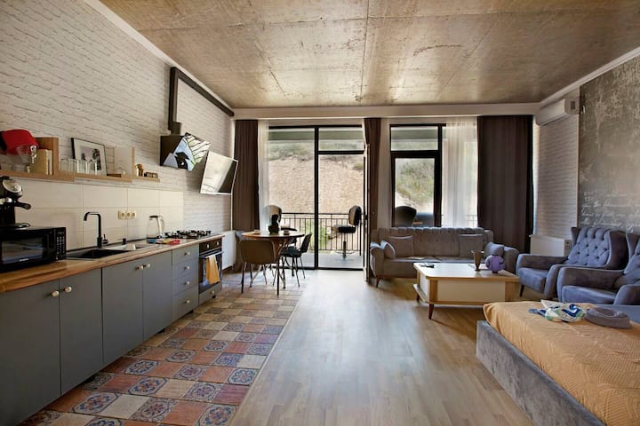 Huge Apartment, Beautiful Views. - Tbilisi