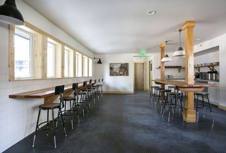 Naturally Elegant: Stay & Play By Lake Tahoe - South Lake Tahoe, CA