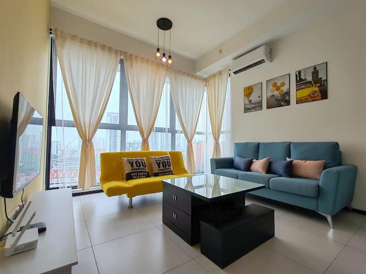 Urban Suites 2br Teal & Sunshine Retreat @4paxs - Penang