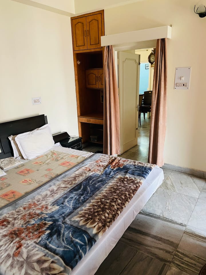 Single Room, Cozy, Centrally Located - Patiala