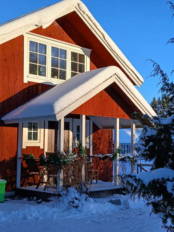 Charmigt Etageboende På Hästgård Nära Naturen - Enköping