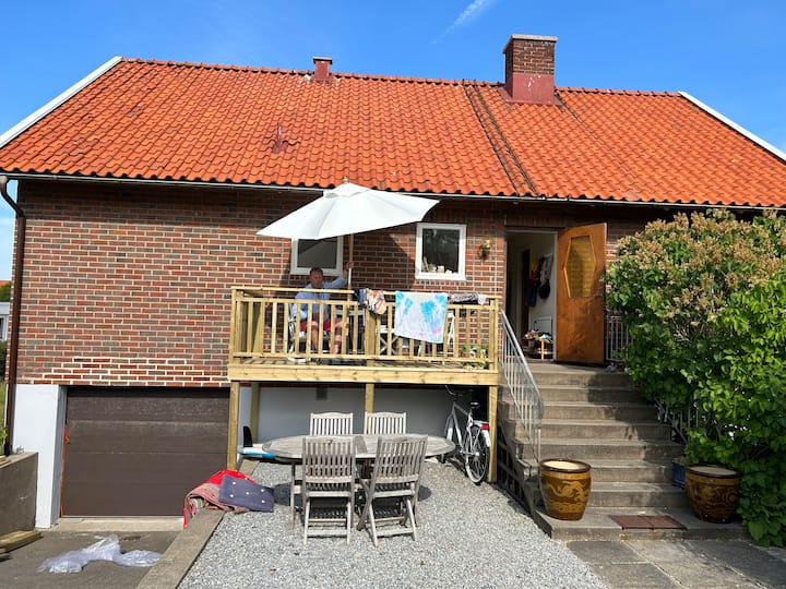 2 Min Till Gästhamn, Rymligt Retrohus I Skärhamn - Skärhamn