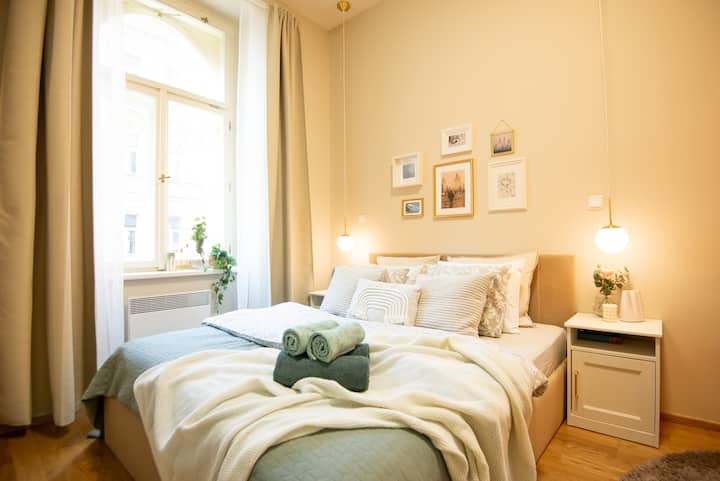 Cozy & Welcoming Apartment Near The Old Town - Prag