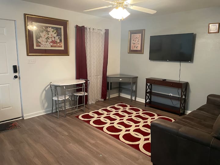 Carletha’s Country Cottage - Tallahassee, FL